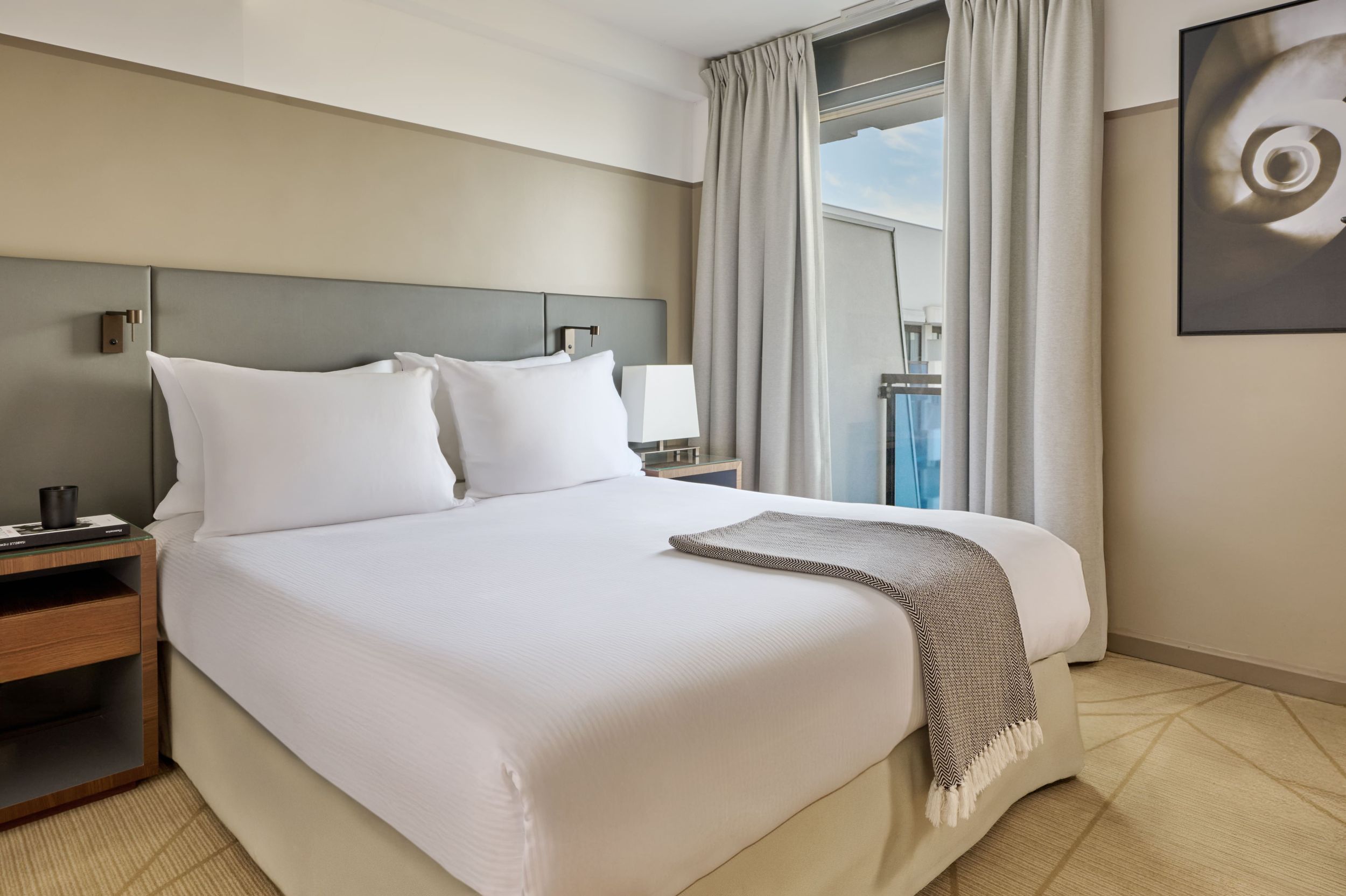 Two Bedroom Deluxe Apartment in La Défense Paris | Fraser Suites Harmonie