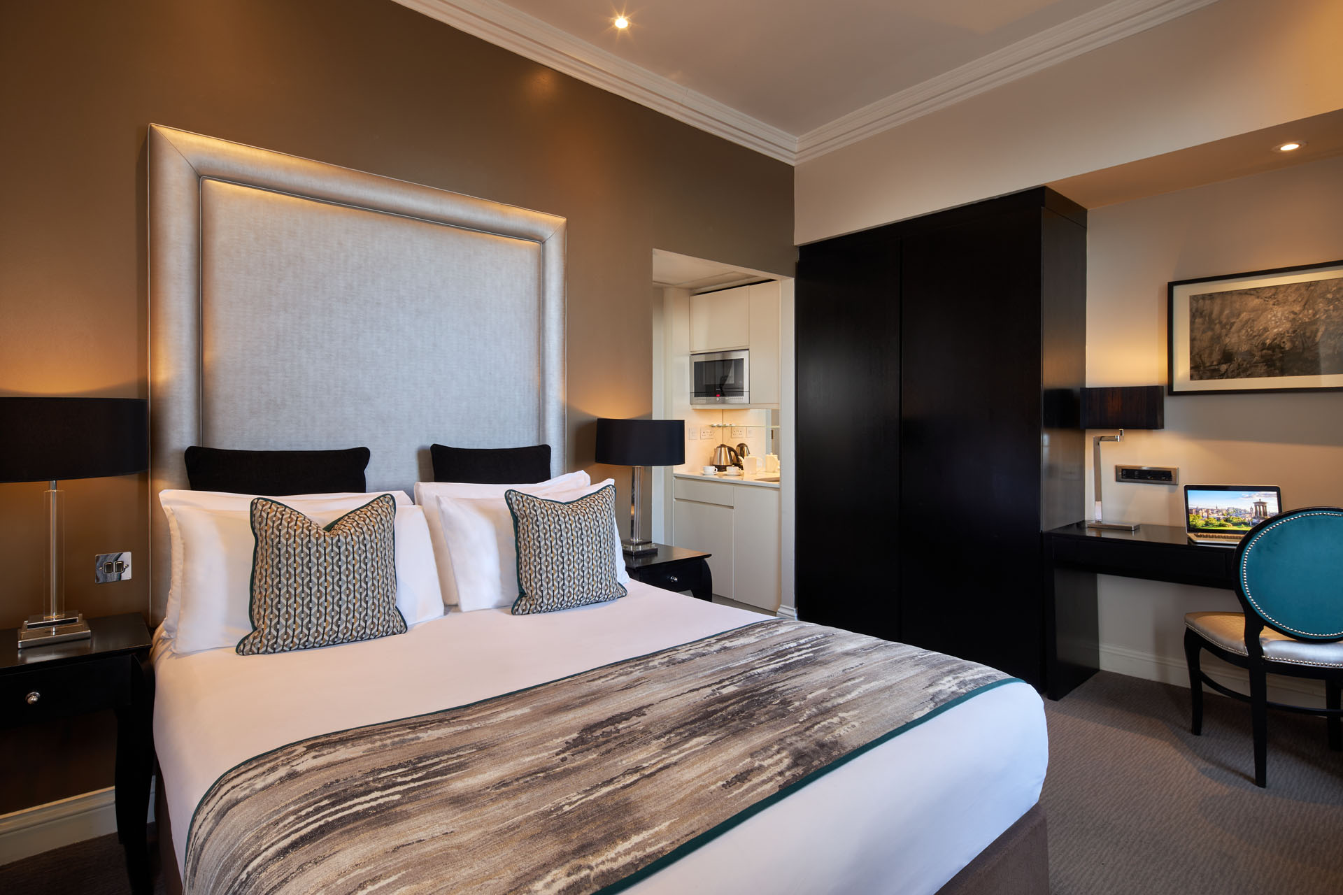 Classic Deluxe Ensuite Room | Fraser Suites Edinburgh